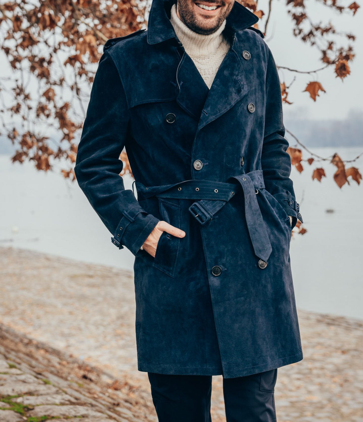BURBERRY: The Elegance of British Iconic Trenchcoat on the Banks of the ...